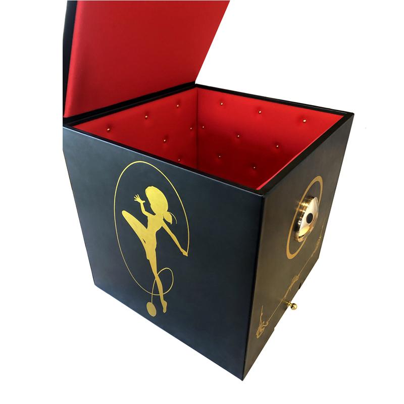 statue-box-open_800x