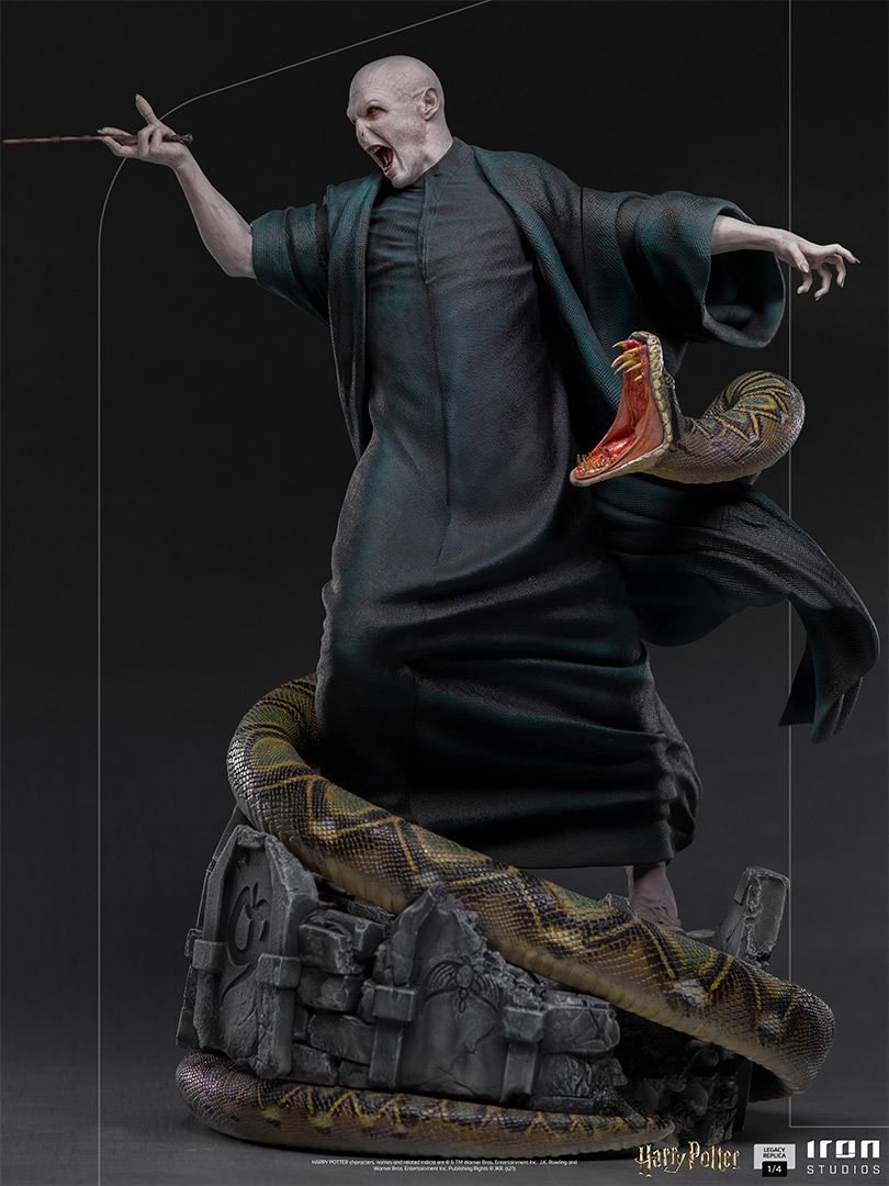 Voldemort and Nagini – Harry Potter – Legacy Replica 1/4 – Iron Studios